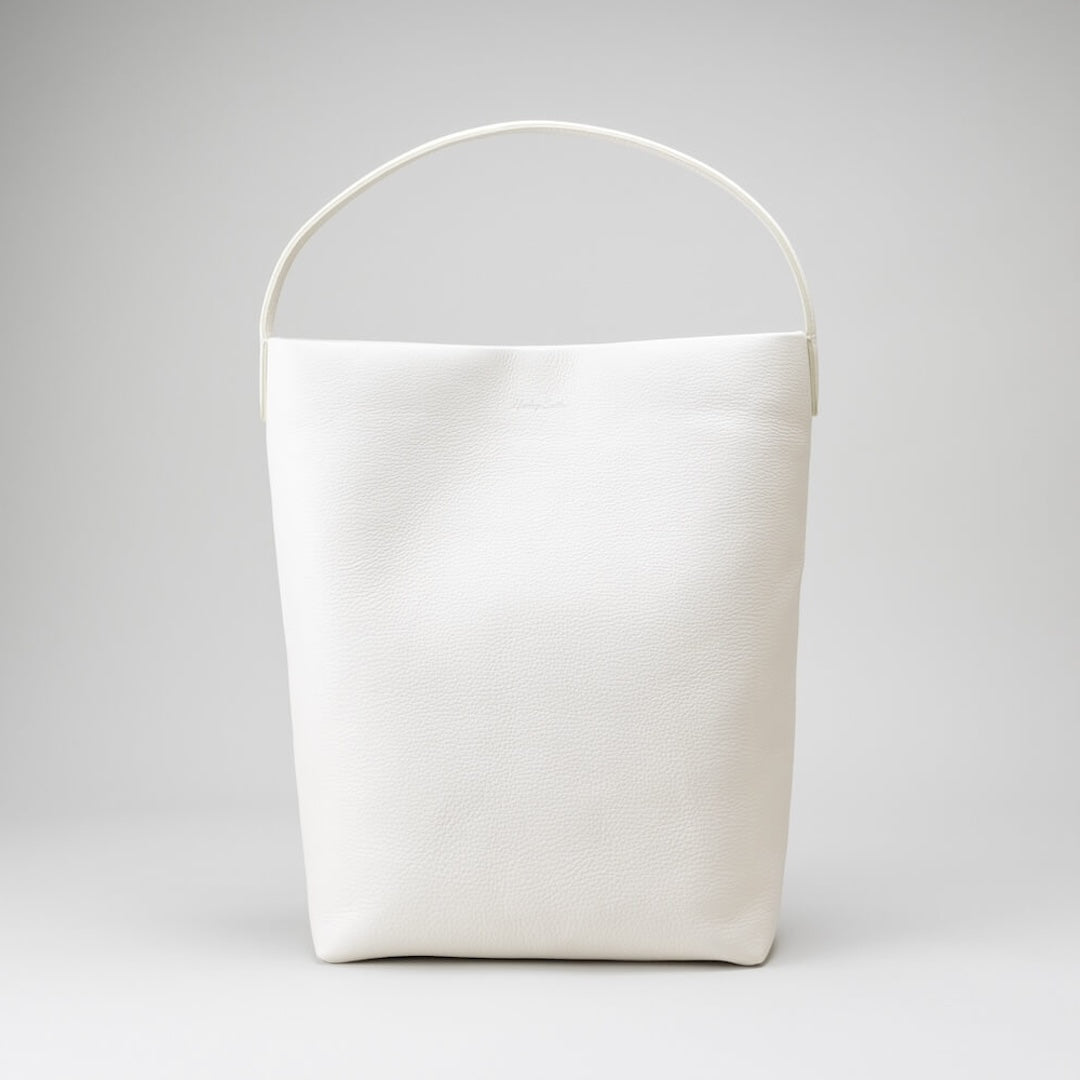 The Soft Bucket [ザ・ソフト・バケット] 日本でつくる、本革なのに軽く毎日使いたくなるバッグ – Heading South